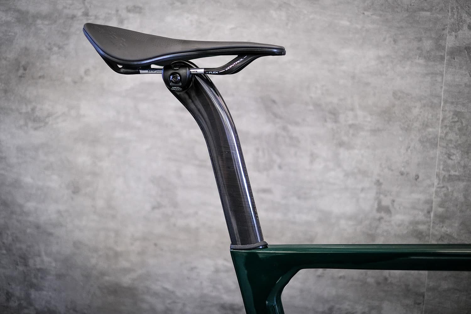 Factor OSTRO VAM Racing Green Edition | Vires Velo