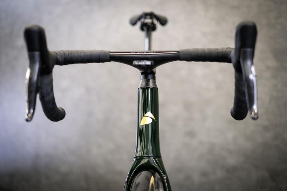 Factor OSTRO VAM British Racing Green & Gold Custom | Vires Velo