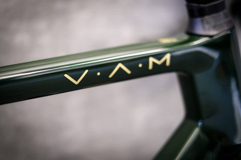 Factor OSTRO VAM British Racing Green & Gold Custom | Vires Velo