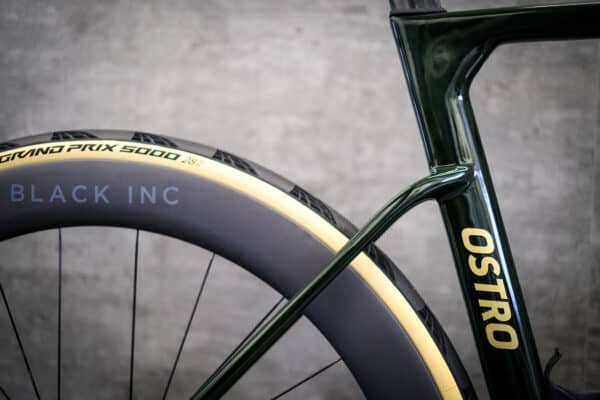 Factor OSTRO VAM British Racing Green & Gold Custom | Vires Velo