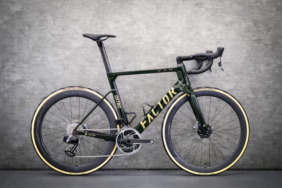 Factor OSTRO VAM British Racing Green & Gold Custom | Vires Velo
