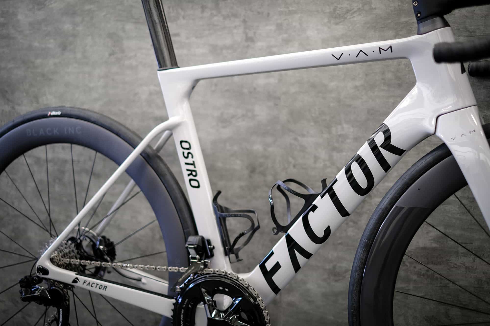 Factor OSTRO VAM Cool Grey and Black | Vires Velo