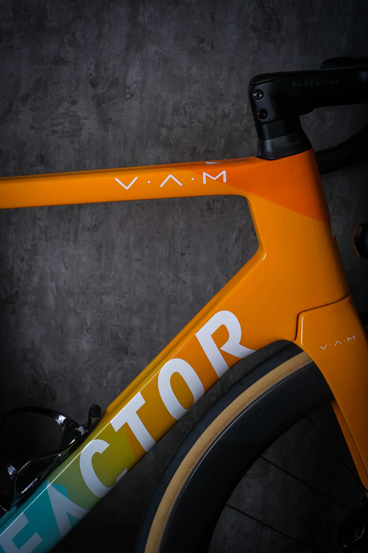 Factor OSTRO VAM Custom Orange & Blue | Vires Velo