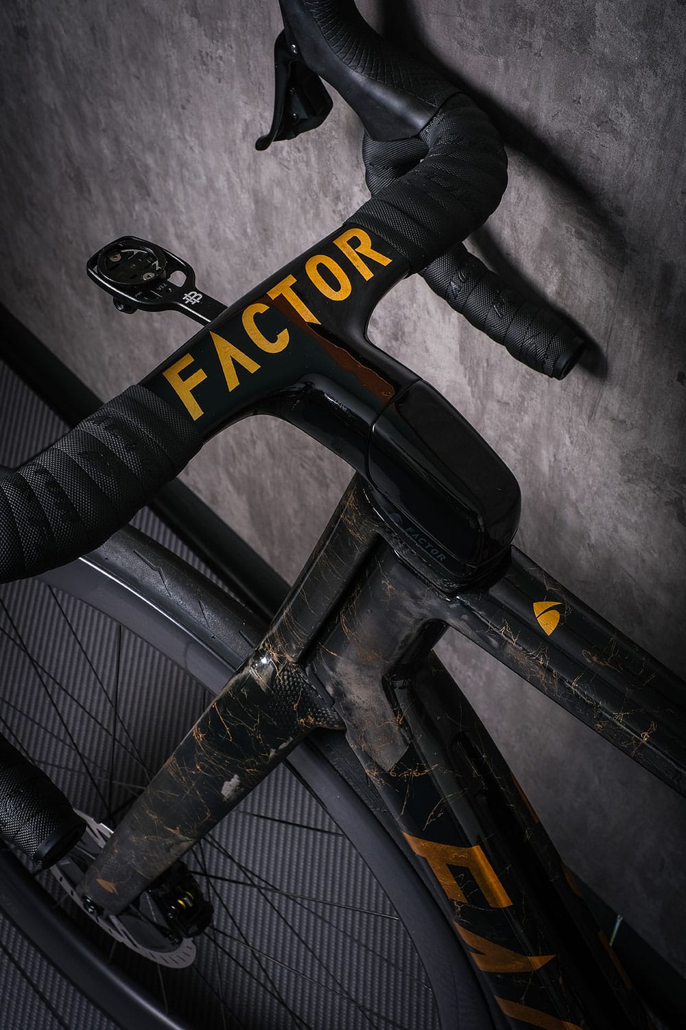 Factor ONE Custom Gold & Carbon | Vires Velo
