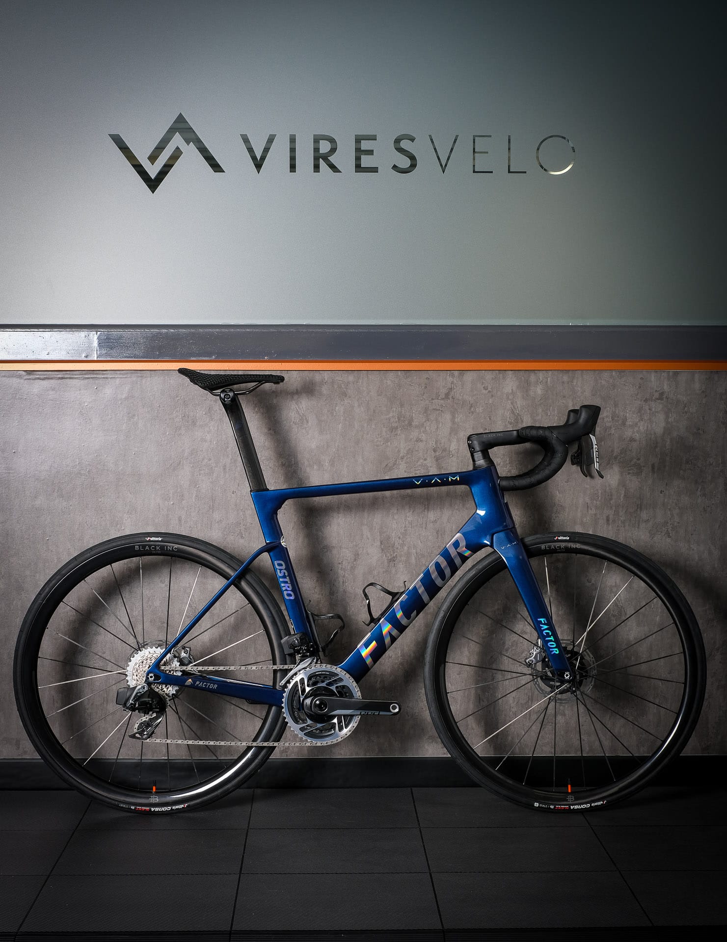 Factor Ostro VAM Chameleon & Chrome with Black Inc 28//33 Wheels ...