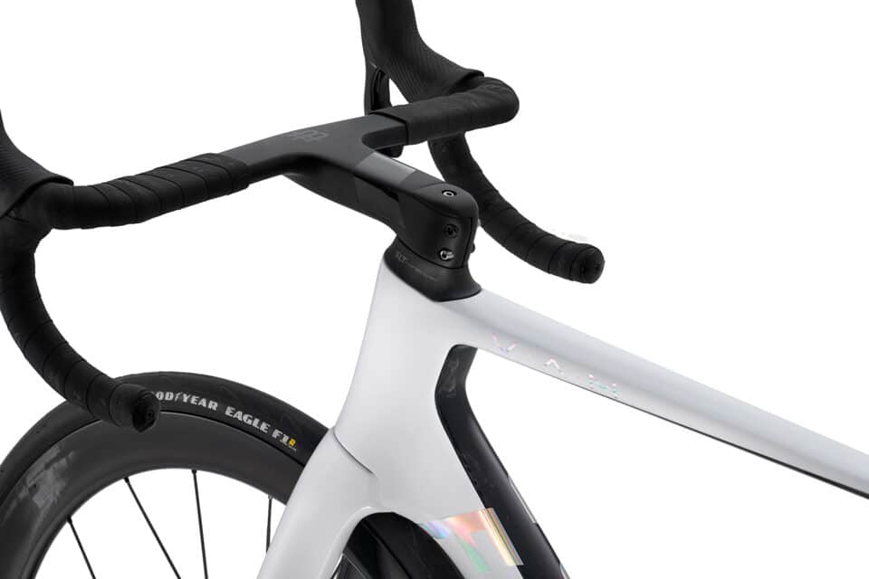 Factor OSTRO VAM Pearl White Chrome | Vires Velo