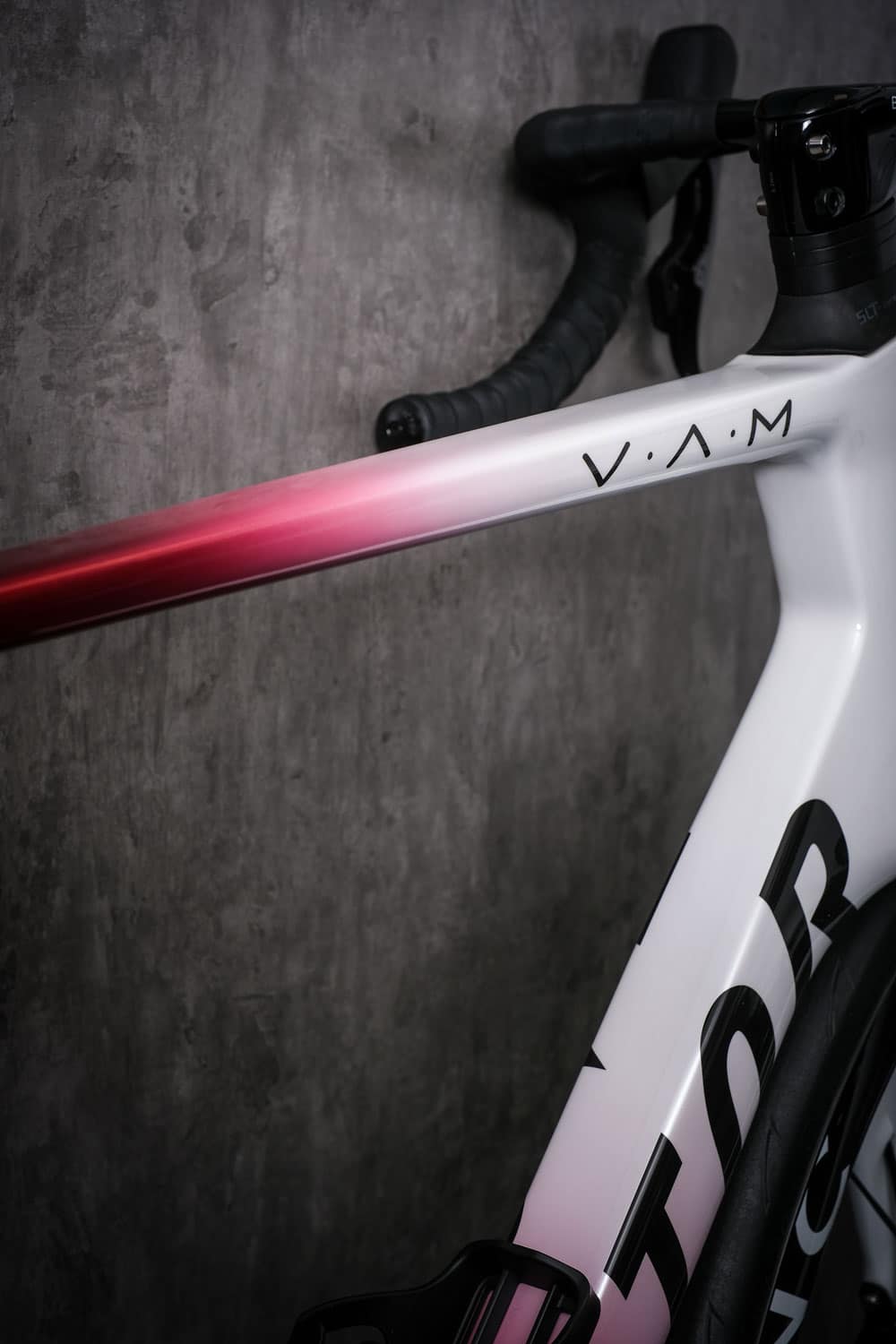 Factor OSTRO VAM Prisma Studio - Pearl White & Crimson Red Gradient ...