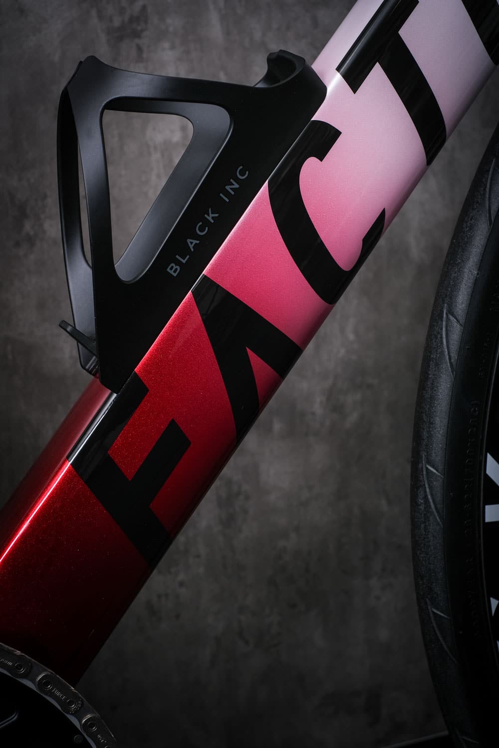 Factor OSTRO VAM Prisma Studio - Pearl White & Crimson Red Gradient ...