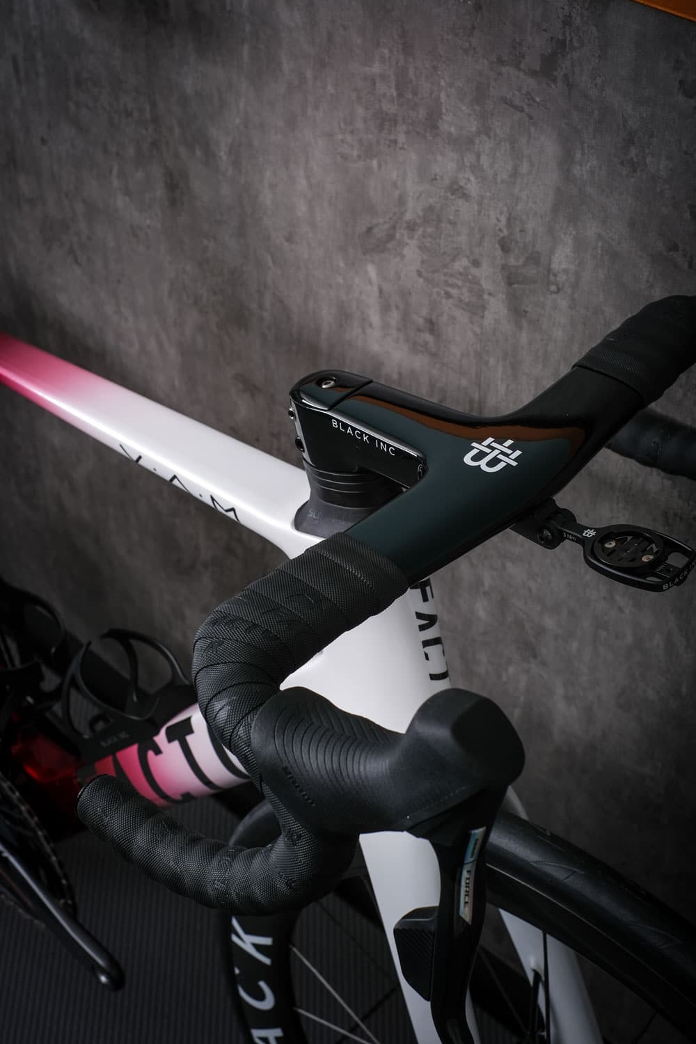 Factor OSTRO VAM Prisma Studio - Pearl White & Crimson Red Gradient ...