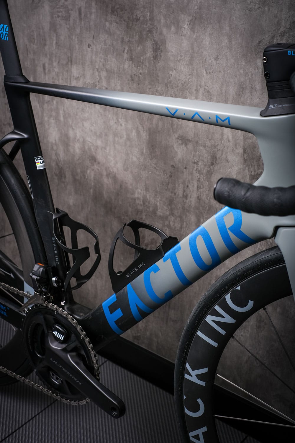 Factor OSTRO VAM Prisma Studio - Dolphin Grey & Celeste Blue | Vires Velo