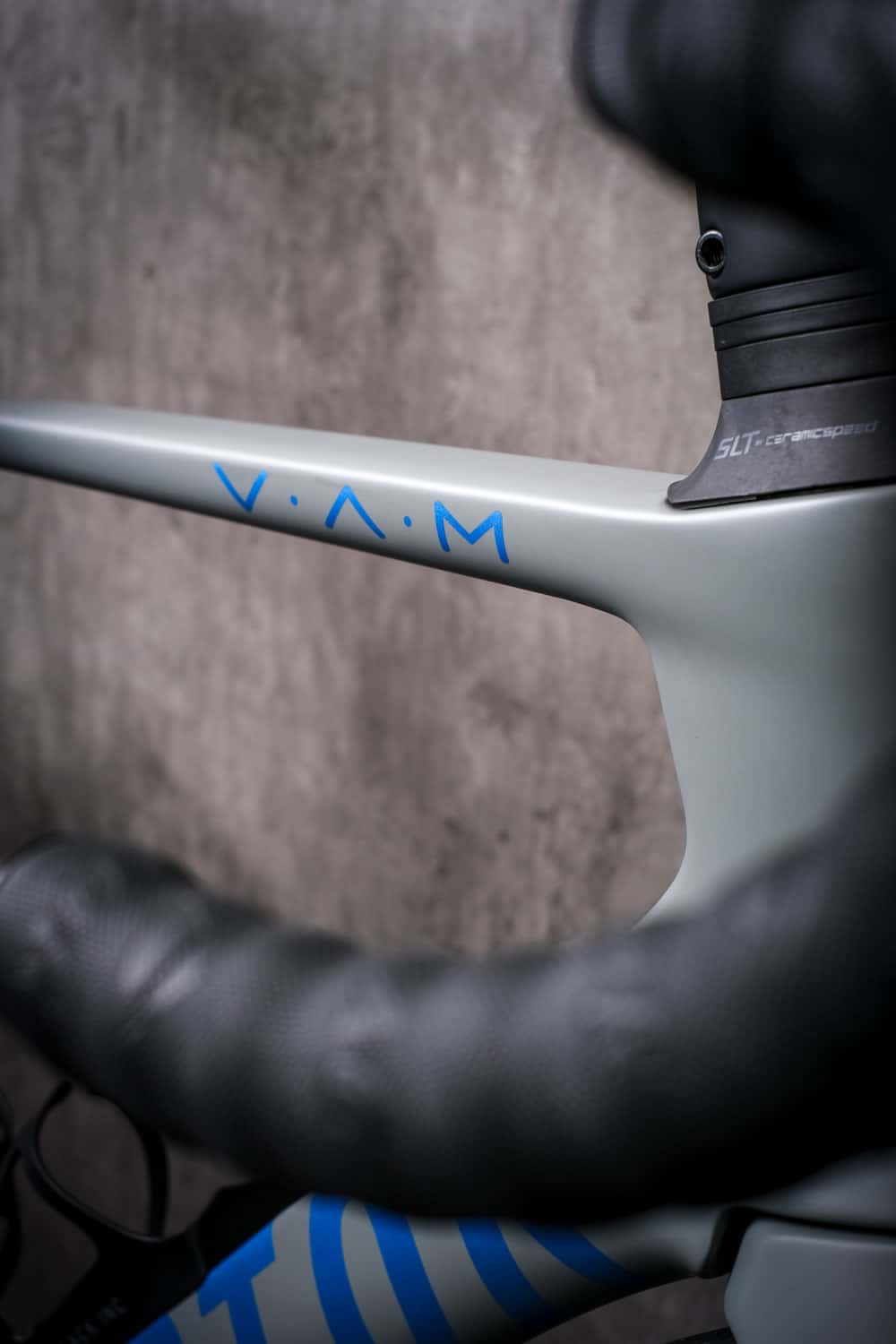 Factor OSTRO VAM Prisma Studio - Dolphin Grey & Celeste Blue | Vires Velo