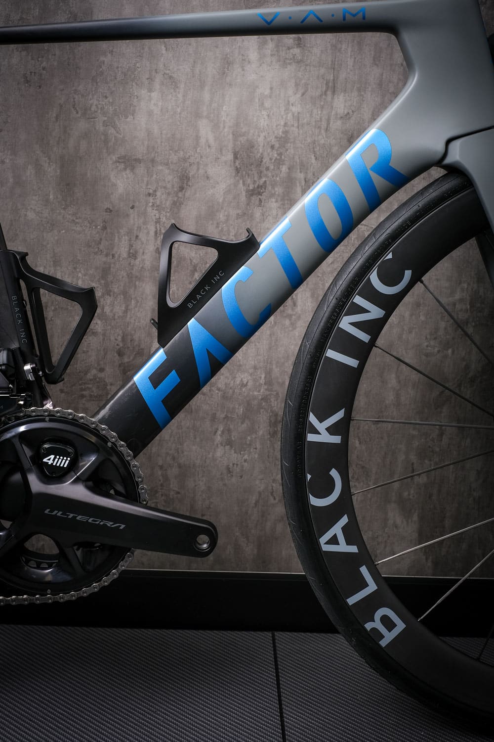 Factor OSTRO VAM Prisma Studio - Dolphin Grey & Celeste Blue | Vires Velo