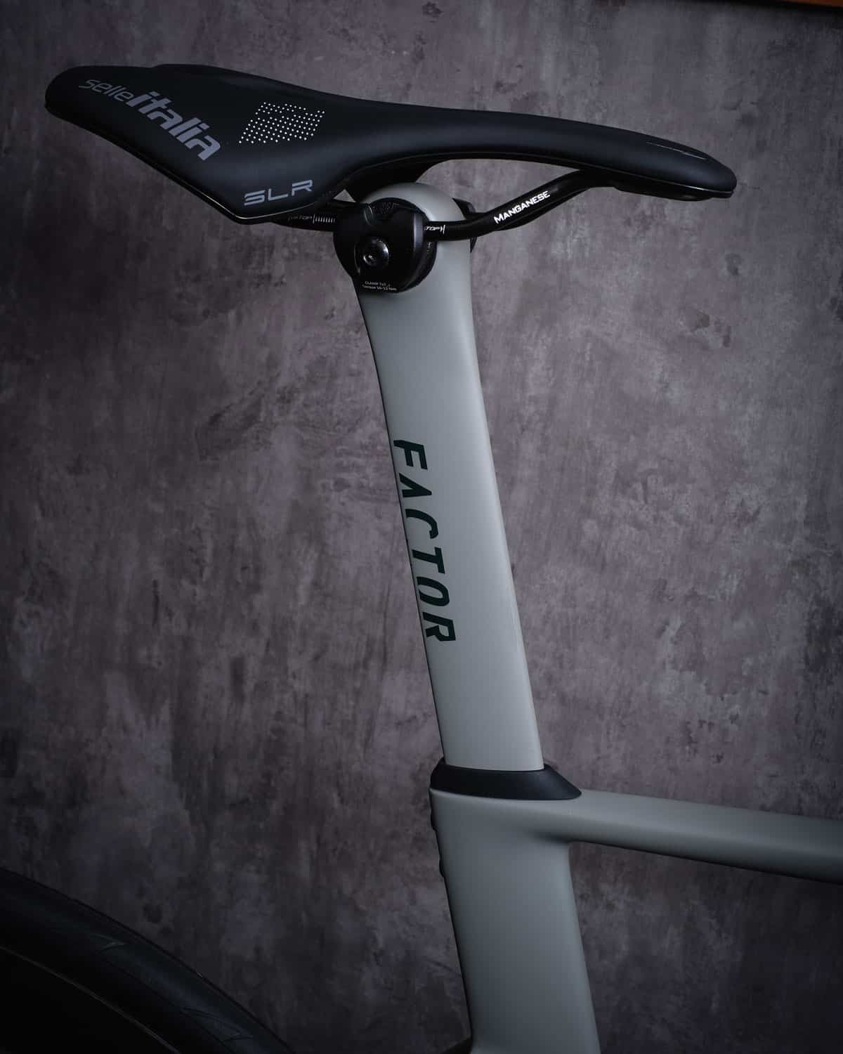 Factor OSTRO VAM Prisma Studio x British Racing Green & Dolphin Grey ...